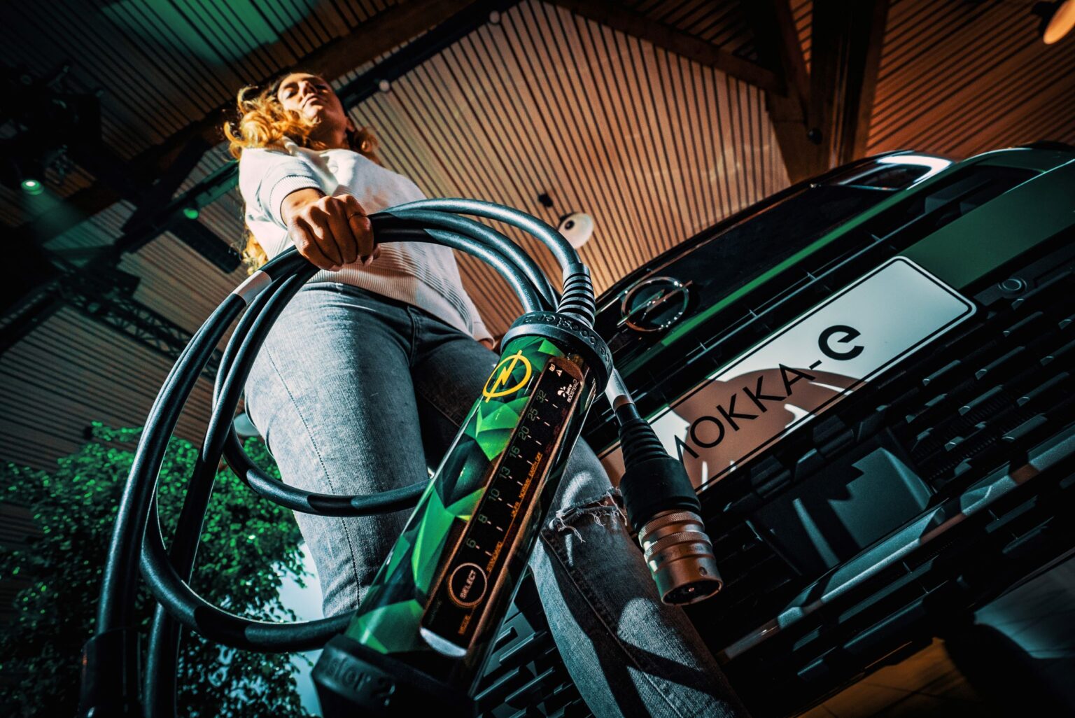 Το Opel Universal Charger απλοποιεί την ηλεκτροκίνηση - FleetNews