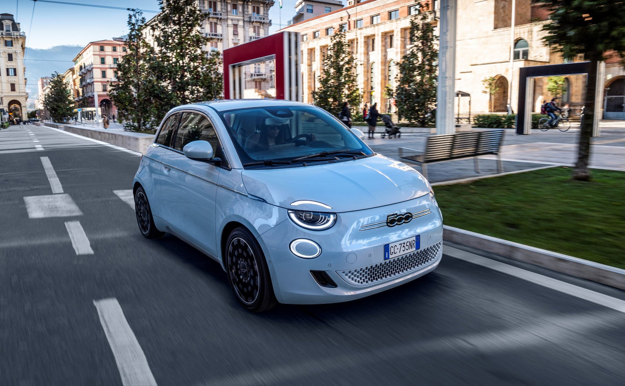 To ηλεκτρικό Fiat 500 “Small Car of the Year” - FleetNews
