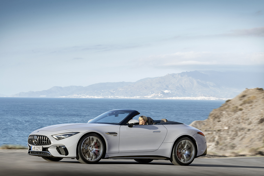 Παρουσιάστηκε η νέα Mercedes AMG SL - FleetNews