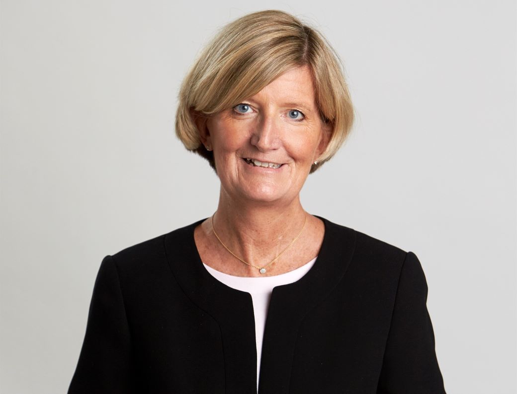 Helen Hu: Γενική Σύμβουλος, Διευθύντρια Νομικών Υπηρεσιών Volvo - FleetNews