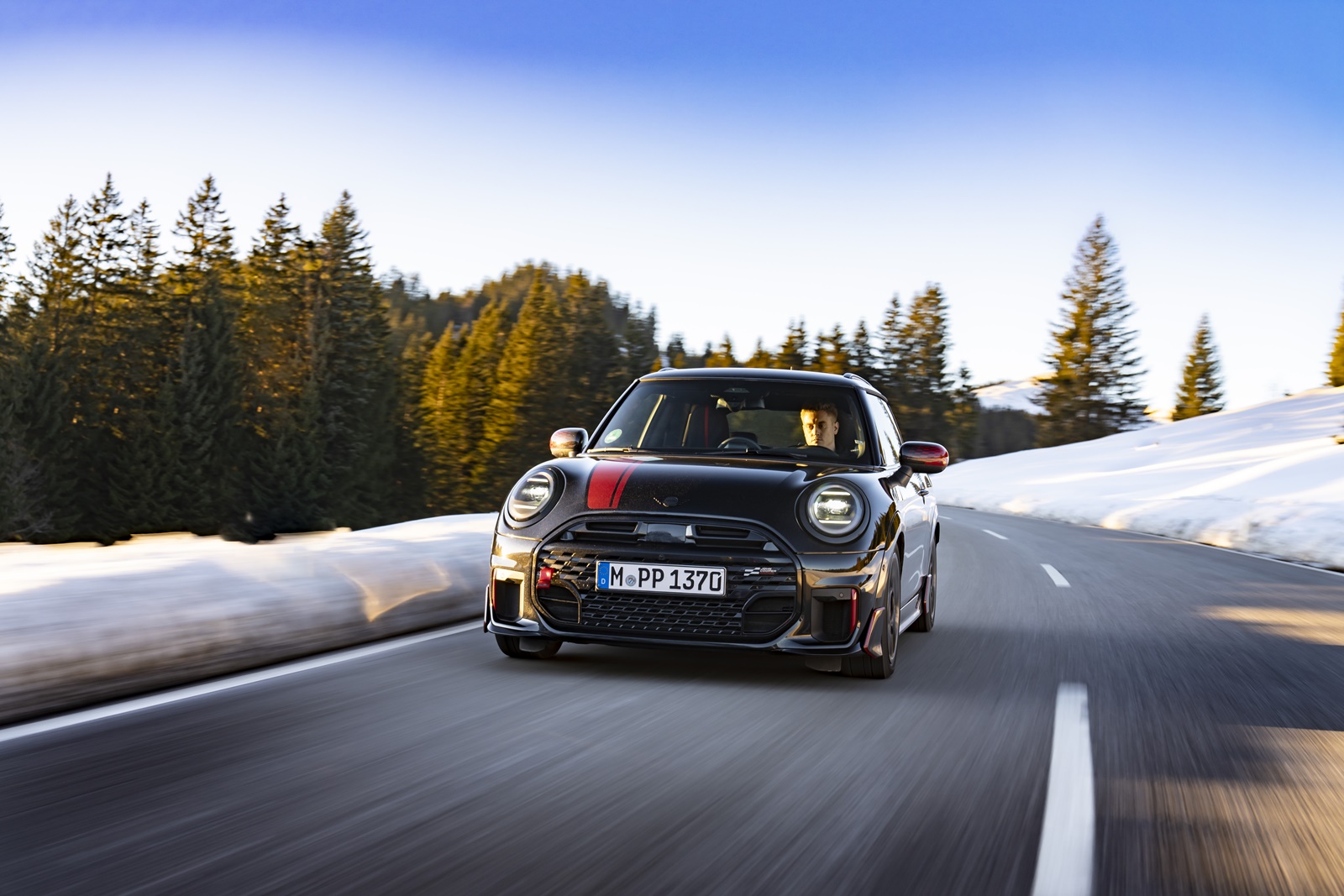 MINI John Cooper Works: Με allweather αξεσουάρ - Ισχυρές επιδόσεις σε ...