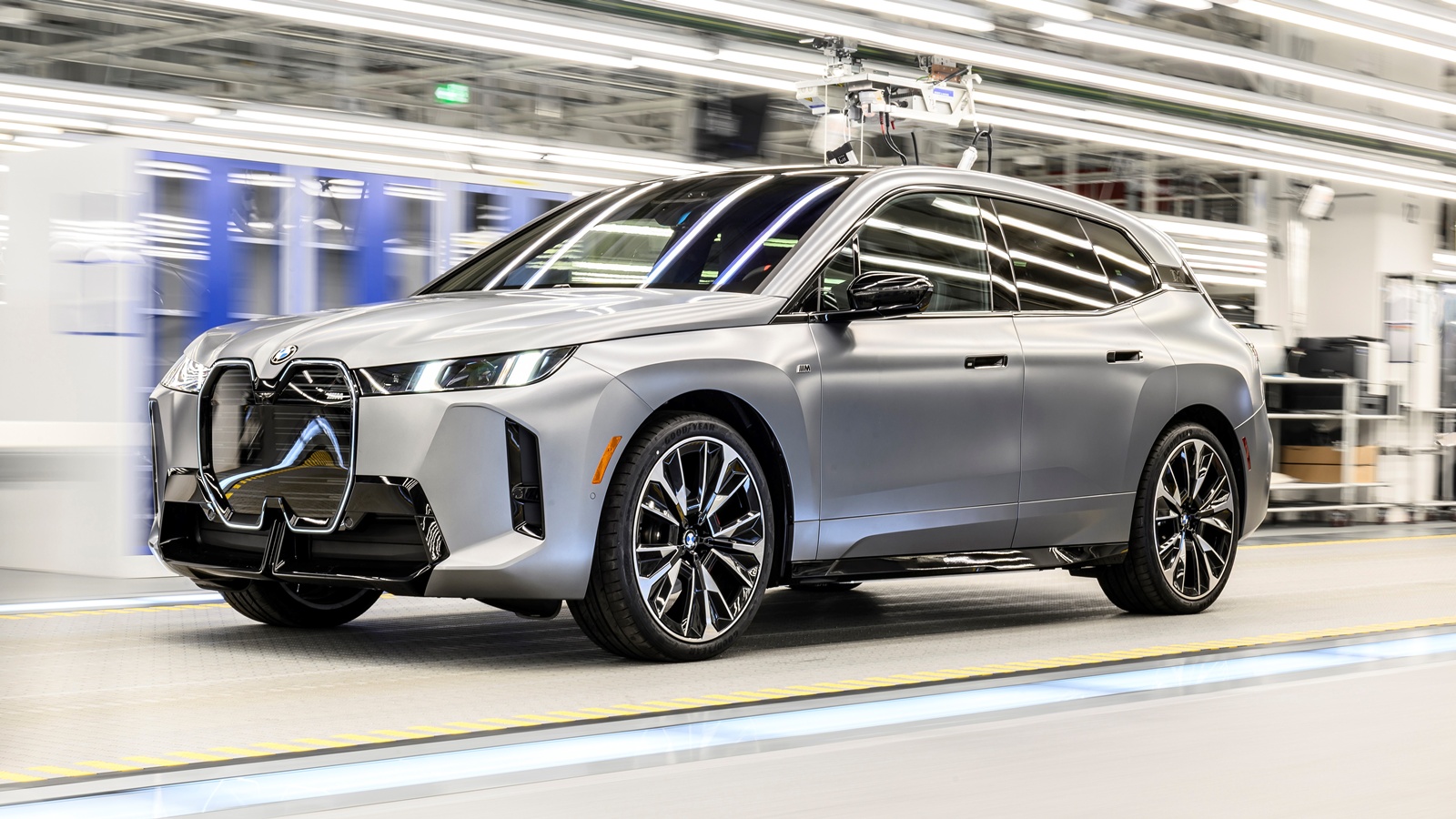 BMW iX: ΄Οπλο η αυτονομία της - FleetNews
