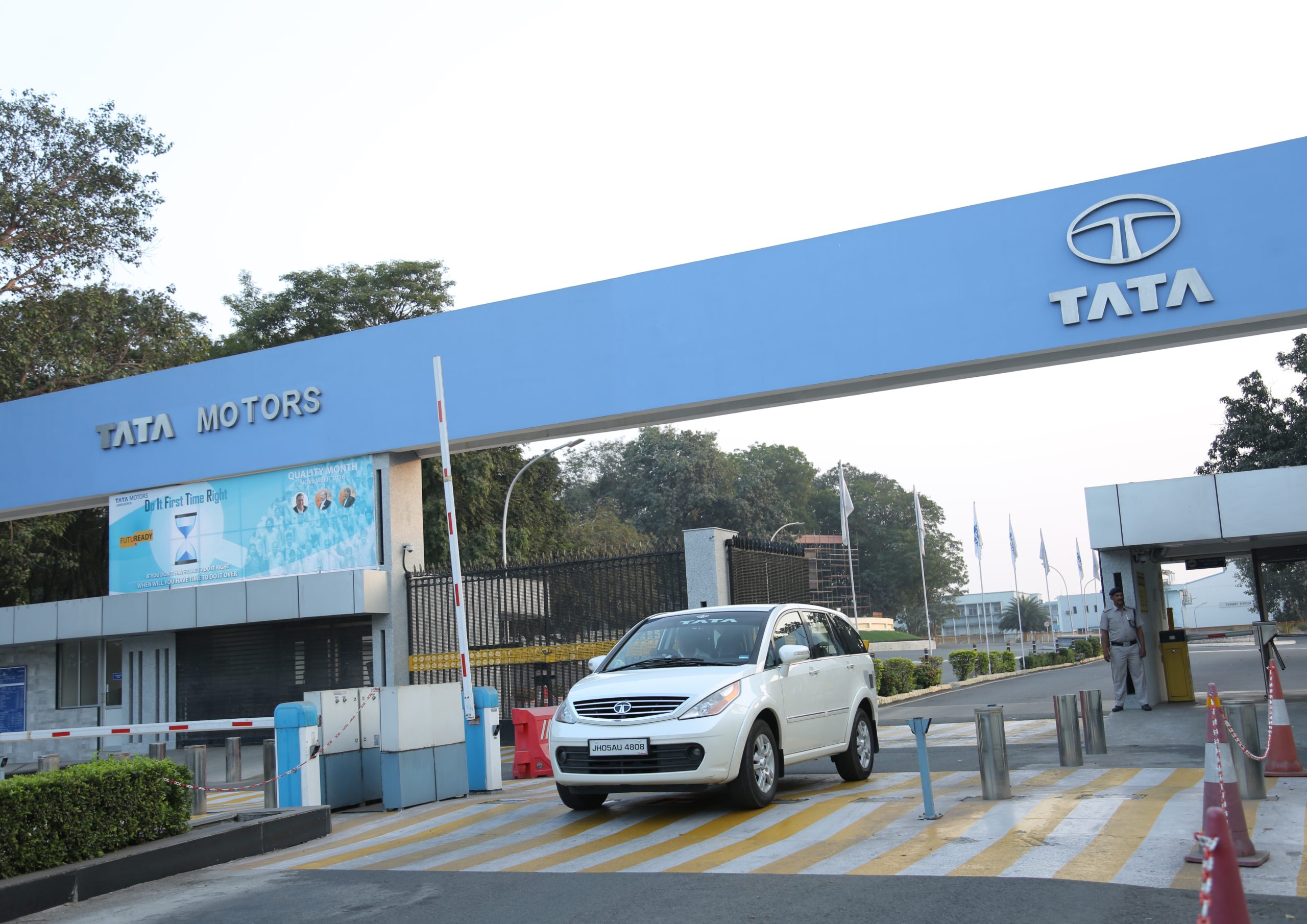 Tata: Με ορίζοντα το 2035 - Θερμικά μέχρι 2030+ - FleetNews