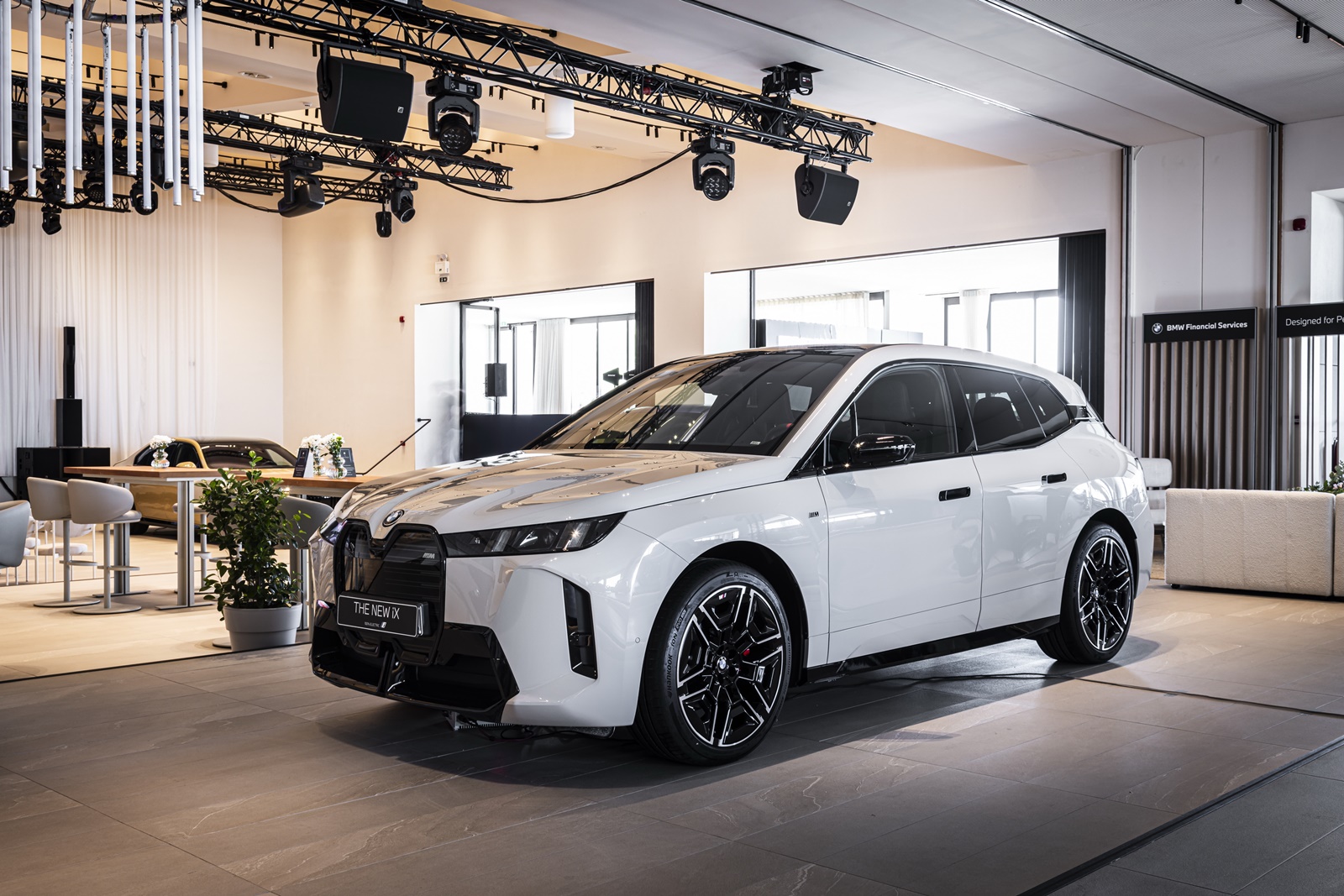 Nέα BMW iX: Aπό 91.500 ευρώ - Επίσημη παρουσίαση στην Ελλάδα (εικόνες ...